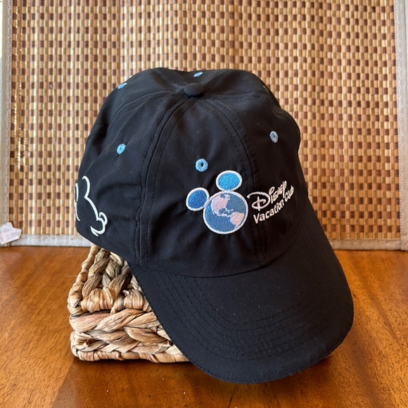 Disney | Accessories | Dvc Member Hat Nwot Black With Blue And White ...